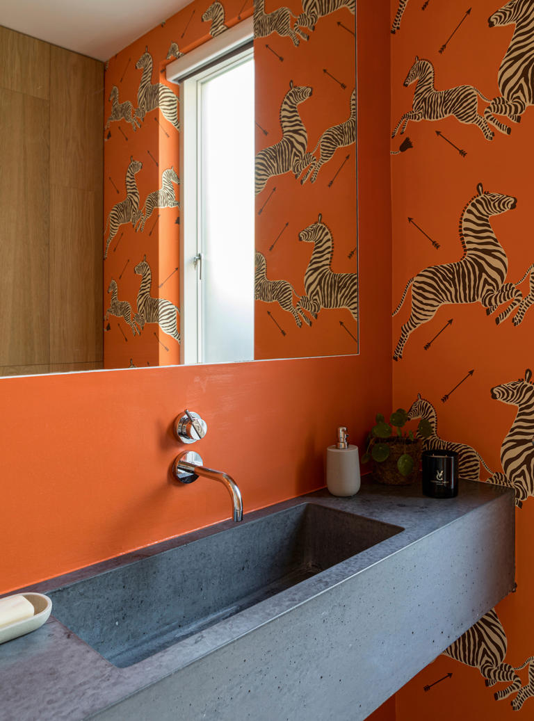 12 Designer-Approved Guest Bathroom Essentials to Impress Your Holiday ...
