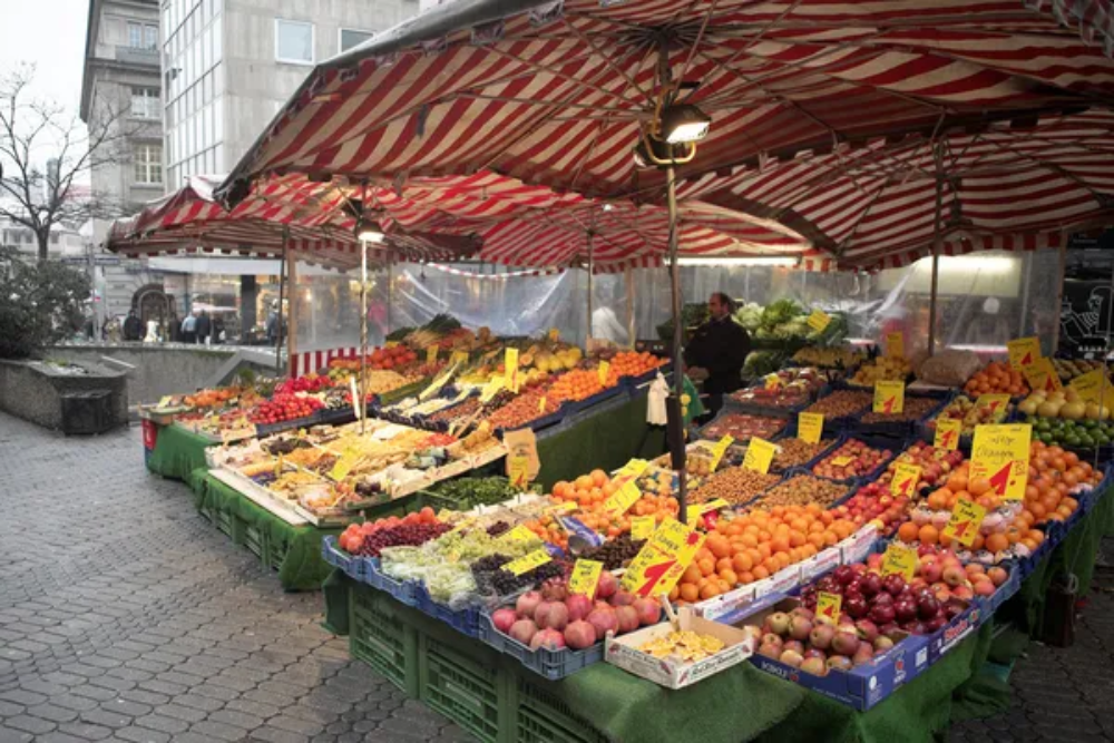 20 Markets Inside Unusual Buildings