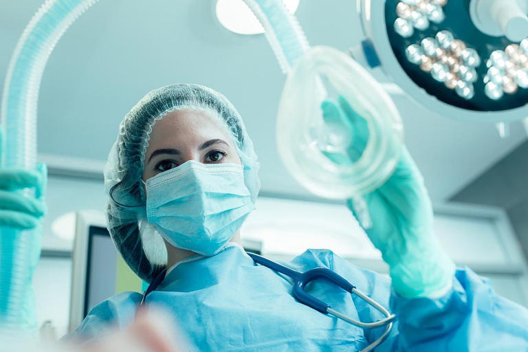 EEG-guided emergence bundle facilitates anesthesia dreaming