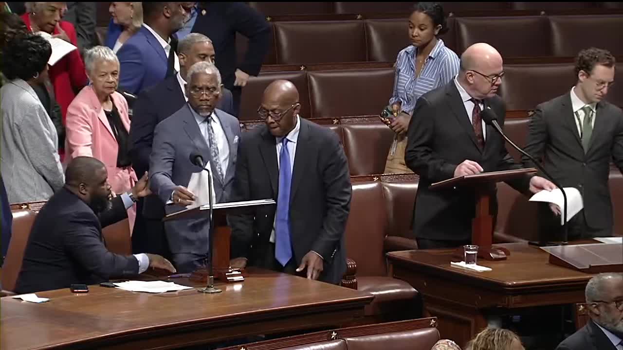 'Mr. Speaker, I Ask Unanimous Consent': Dozens Of Democrats Line Up On ...