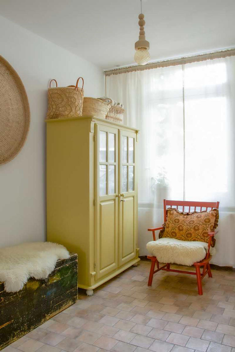 A Dreamy Renovated 1920s Home Has a Secret Guest Room Hiding in the ...