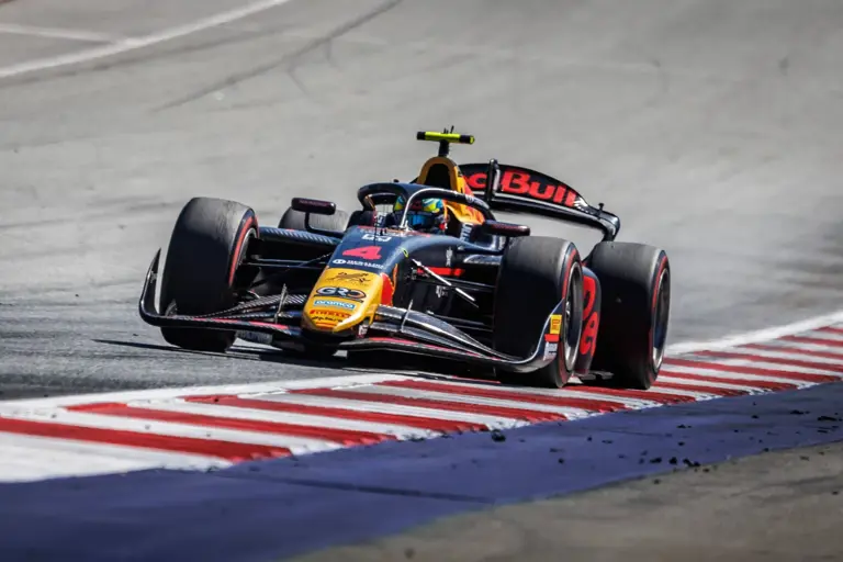 Horner fires warning shot to Verstappen amid potential Mercedes switch