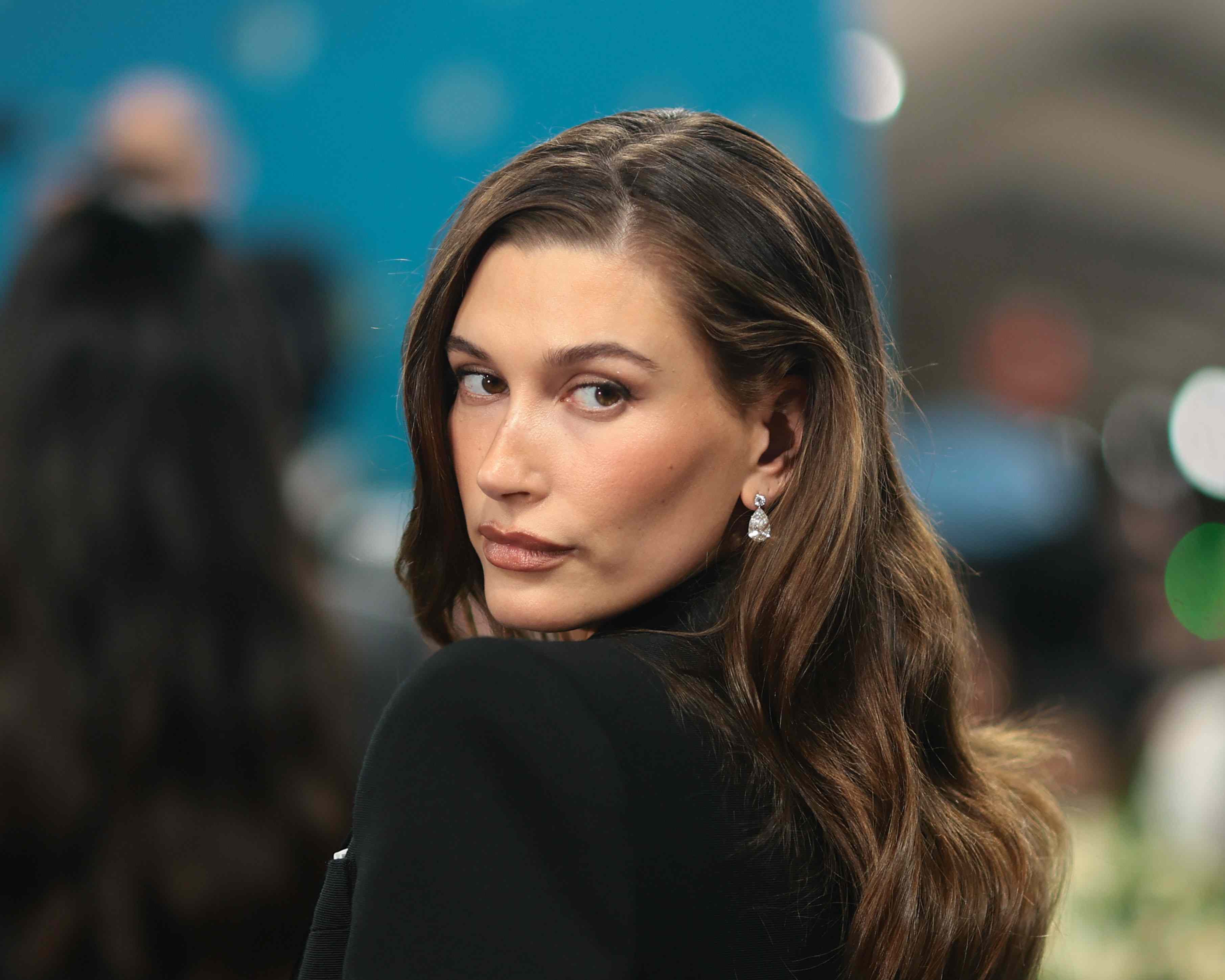 Hailey Bieber Launches New Rhode Product in the Most Unexpected, Y2K ...
