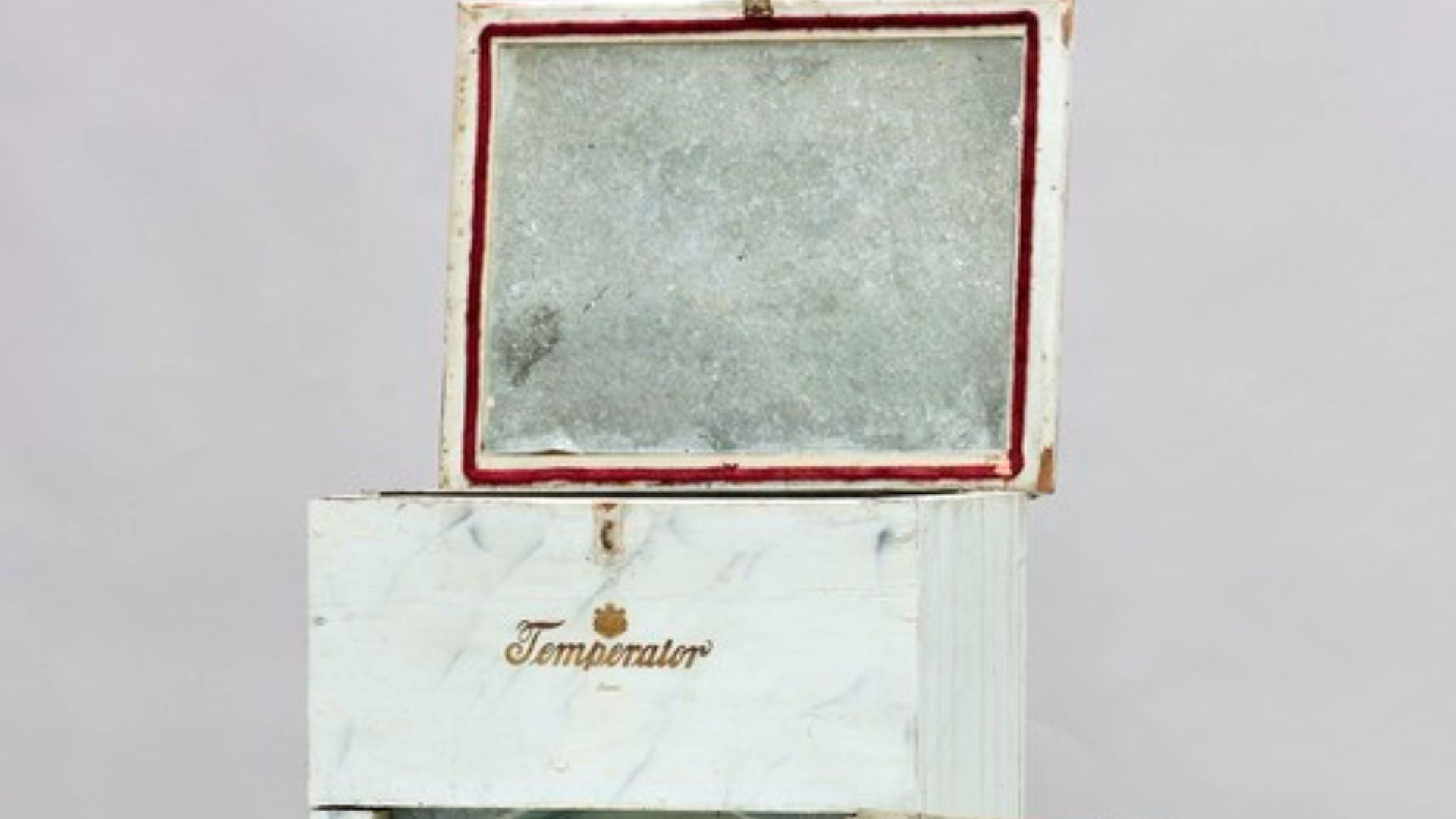 20 Nostalgic Items Of The Past Only Your Grandparents Will Know