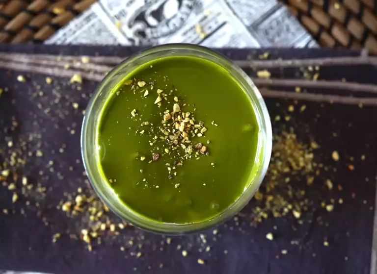 Pistachio panna cotta, the easy recipe everyone loves