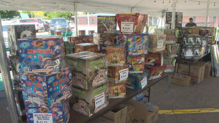 Firework stand in North Platte putting profits toward a good cause