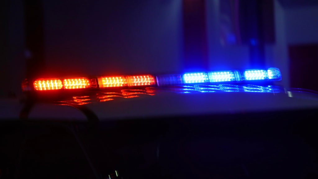 1 dies in crash that shut down Roseville intersection