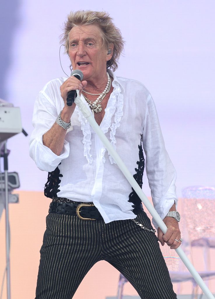 Rod Stewart breaks silence on 'emotional' moment as fans all say the same thing
