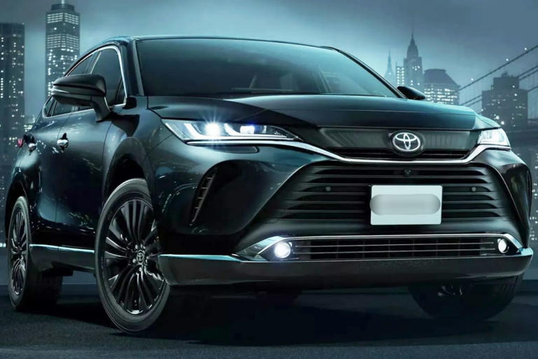Toyota’s Venza Might Be Coming Back—And It’s Looking Sleeker Than Ever