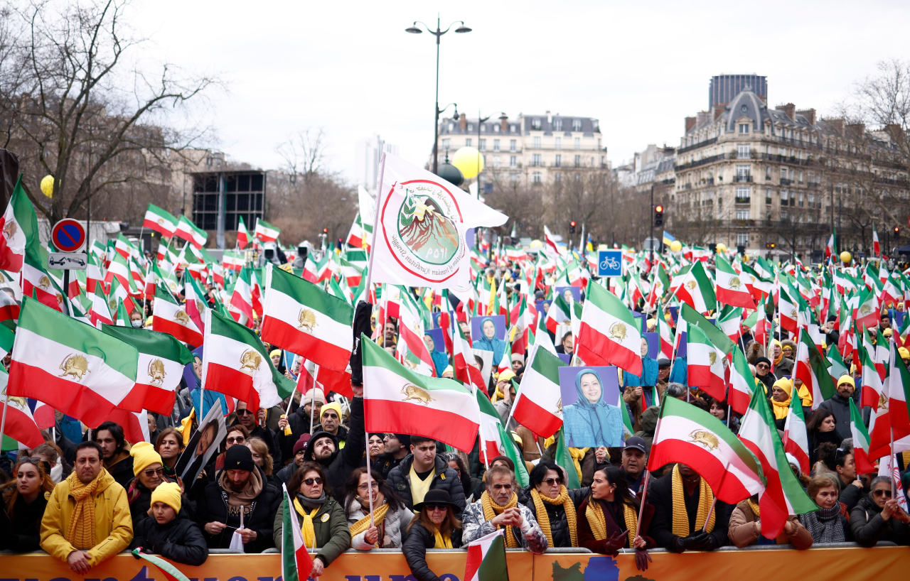 Iranian Nobel Laureate Says War Dealt Big Blow to Fight for Democracy