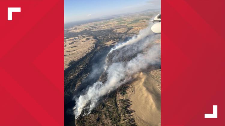 Evacuations expanded for 450-acre brush fire burning near Bonnie Lake