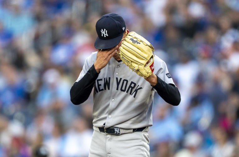 Yankees fall into first-place tie with Blue Jays as furious rally falls ...