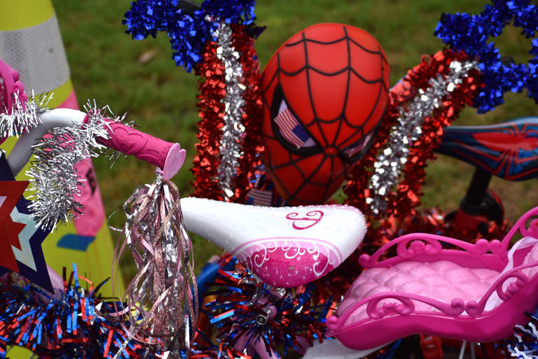 Red, white and vroom: Destin kids get patriotic for Independence Bike ...