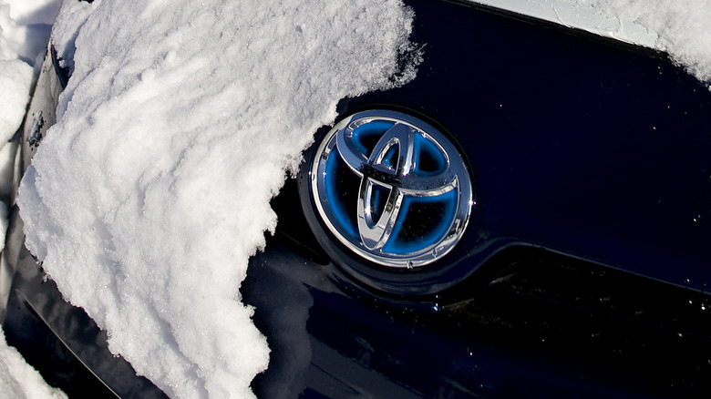 7 Essential Tips For Maintaining Your Hybrid Car's Battery Health