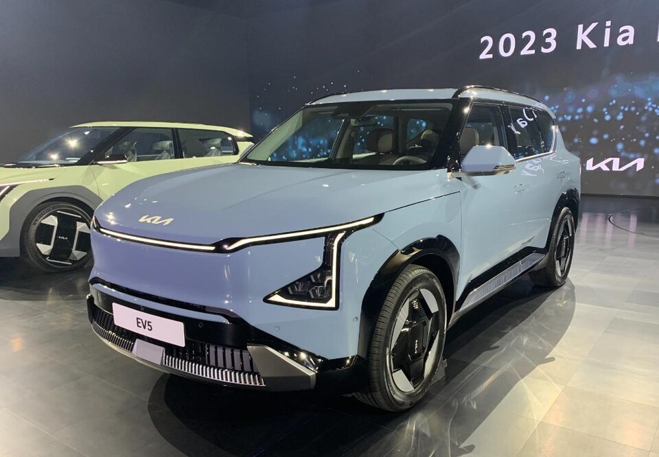 기아 EV5 8월 국내 출시 소식에...소비자들 기대만발