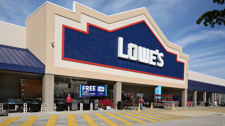5 Must-Have Lowe's Tools For Every Home Garage