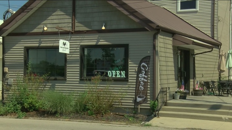 New Riverside Roost restaurant brings fresh flavors and community ...