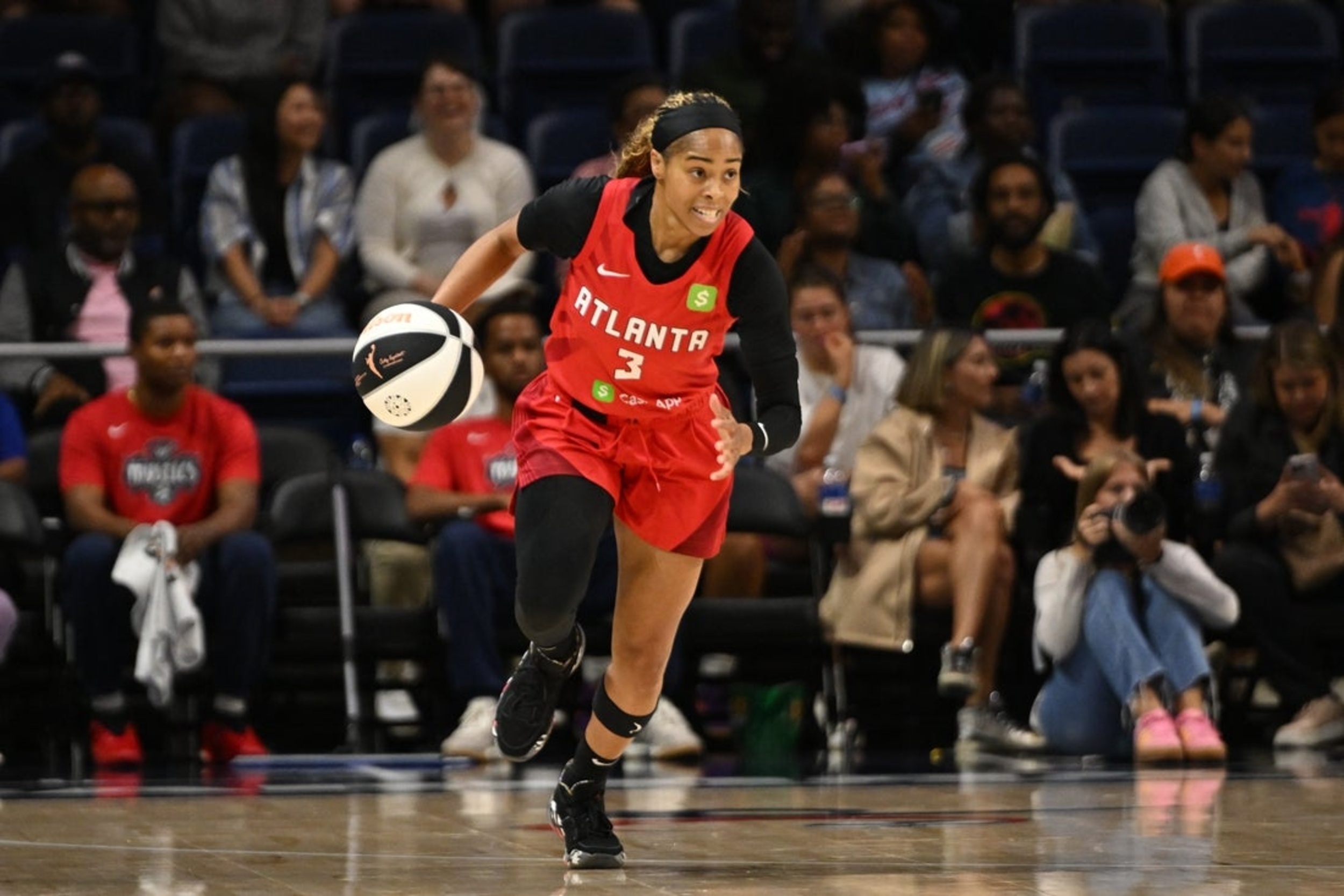 Contenders in Storm, Dream match up in Atlanta