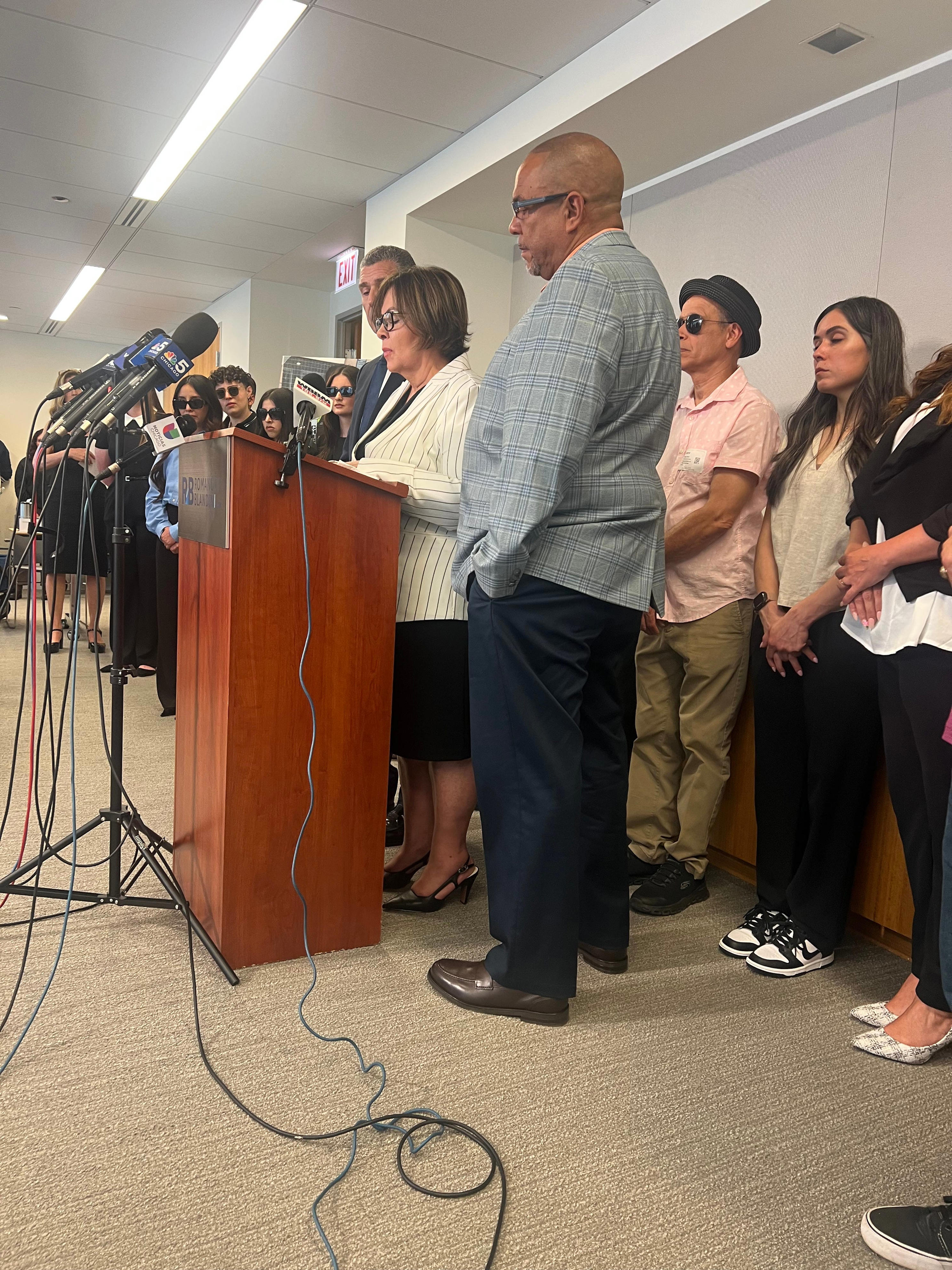 Family of fallen Chicago police officer wants outside investigation