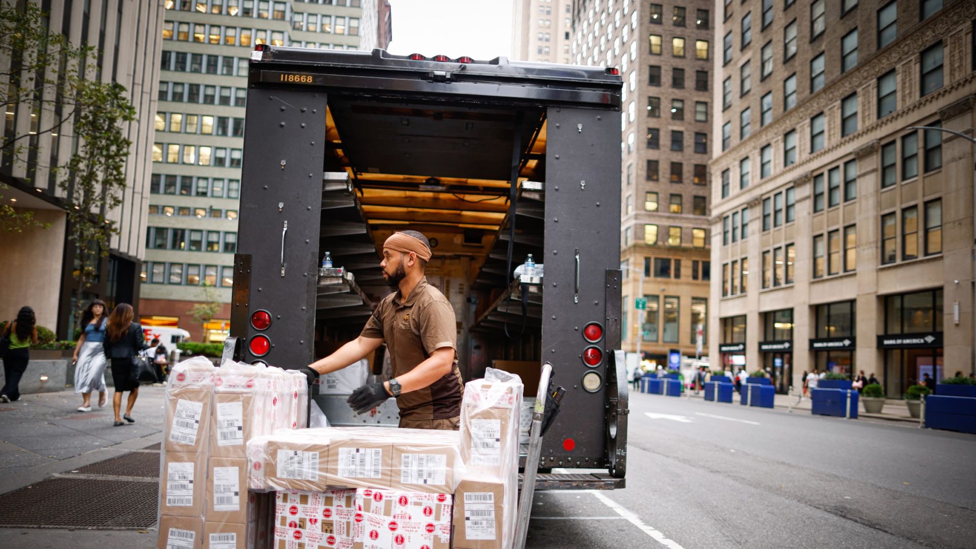 Delivery drivers face continuing heat danger with Trump's OSHA pick