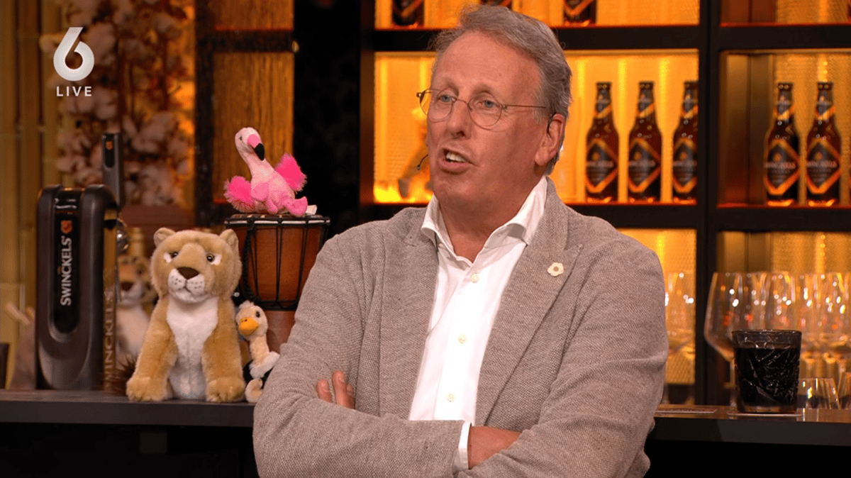 Woerts haalt uit naar voetbalbestuurder: ‘Vreselijke wijsneus’