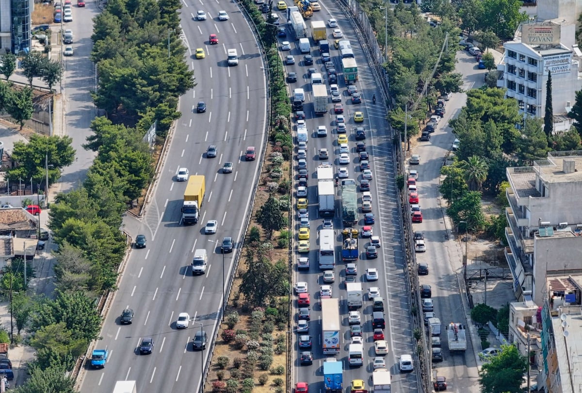 Κίνηση στους δρόμους: Μποτιλιάρισμα χιλιομέτρων στον Κηφισό - Πού ...