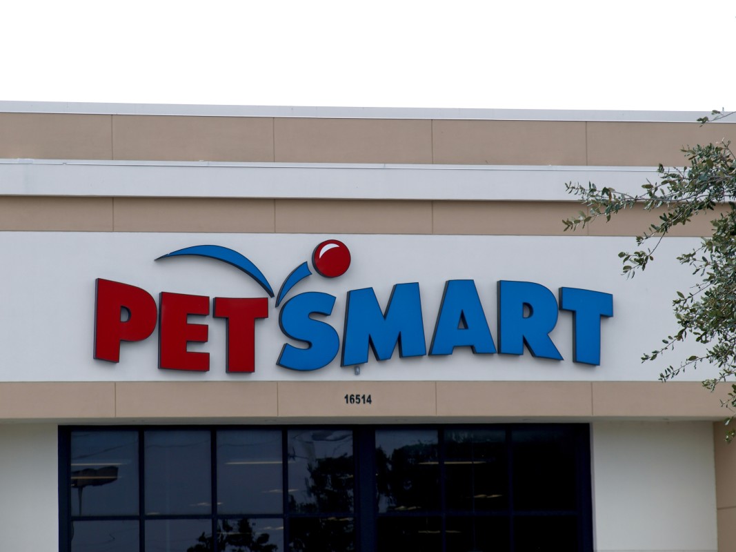 These are PetSmart's Fourth of July Hours
