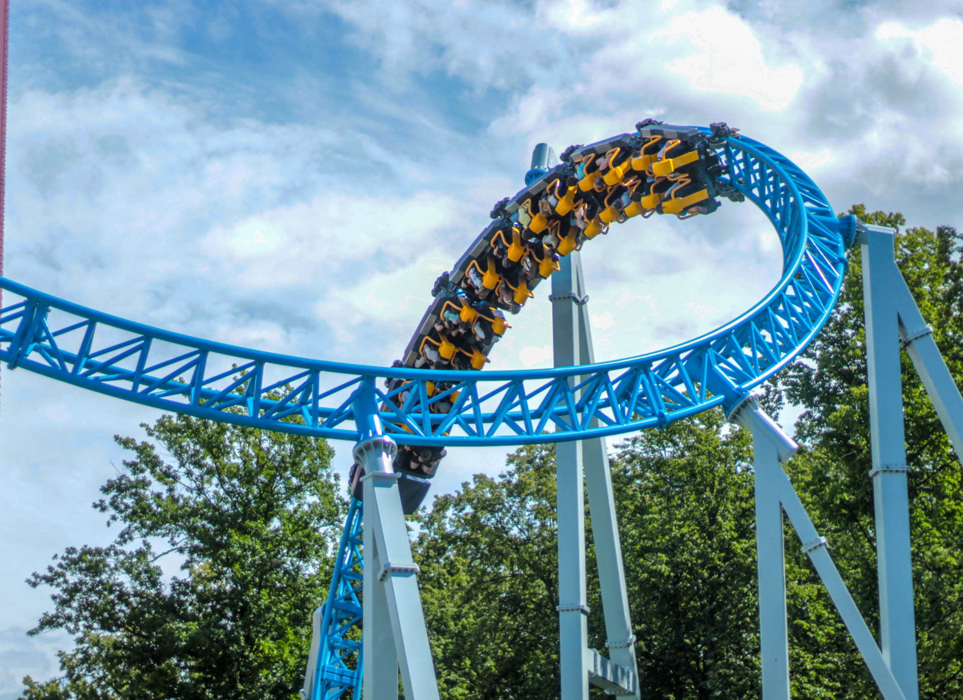 Why roller coaster loops aren’t circular