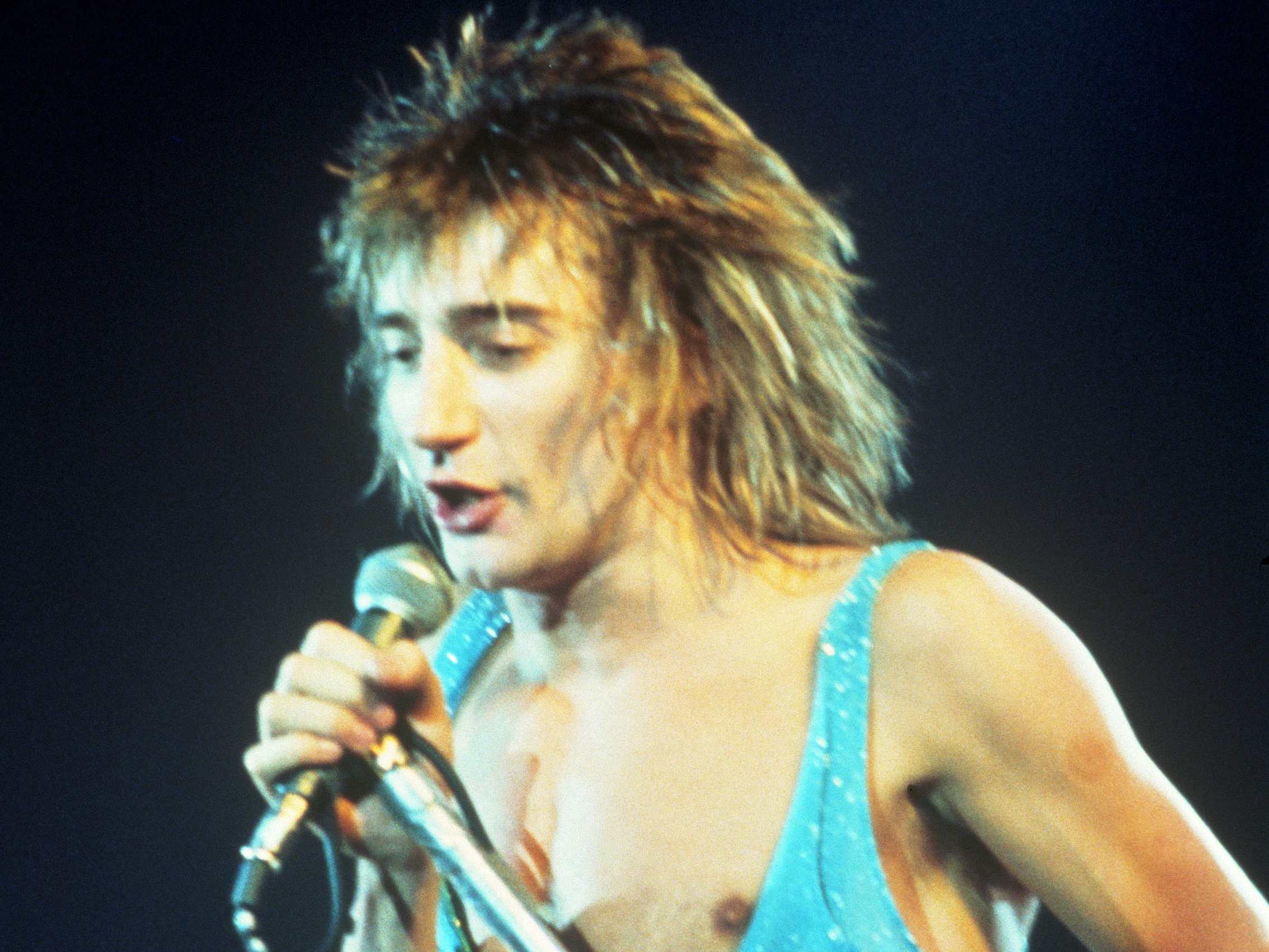 Rod Stewart's long-running fame, from intense tour schedule to ...
