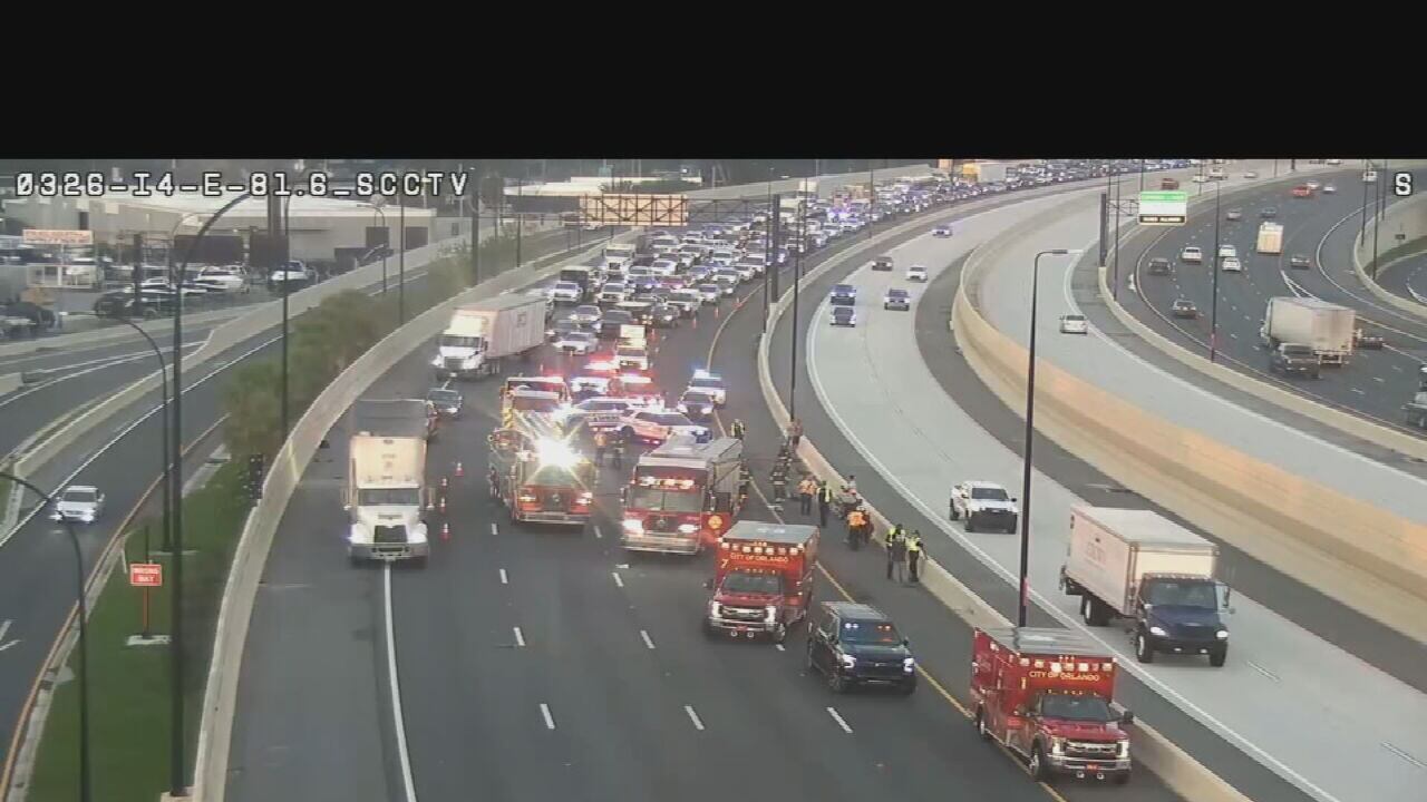 Crash slows I-4 traffic near downtown Orlando