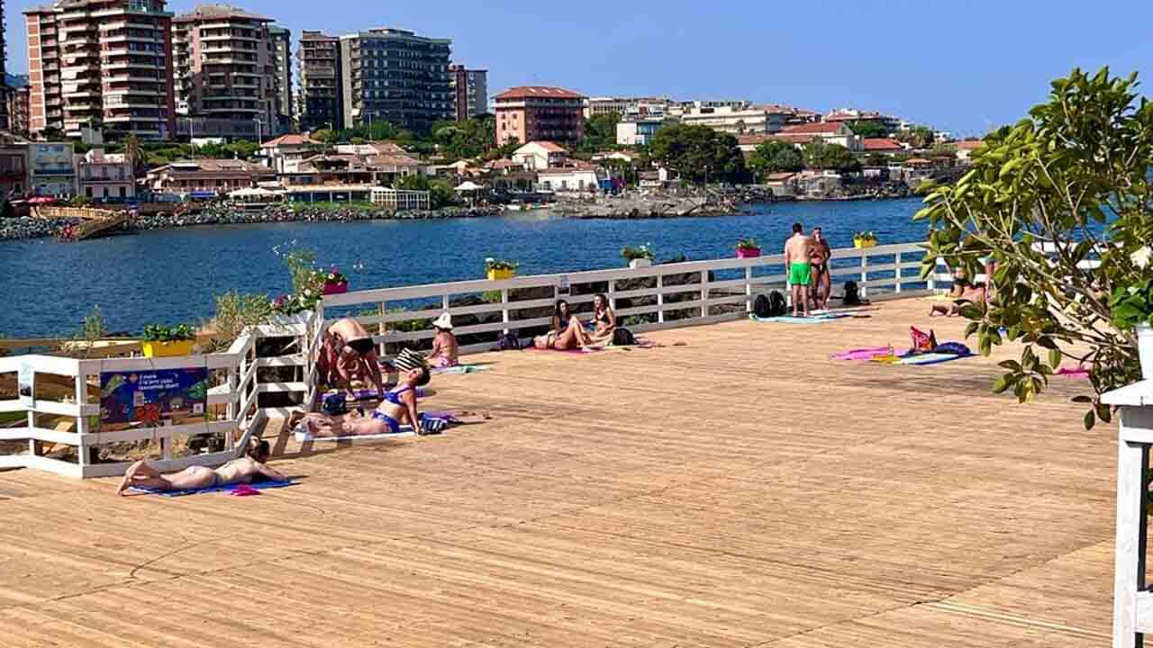 Estate 2025 a Catania, l’assessore Guzzardi al QdS: “Solarium e spiagge ...