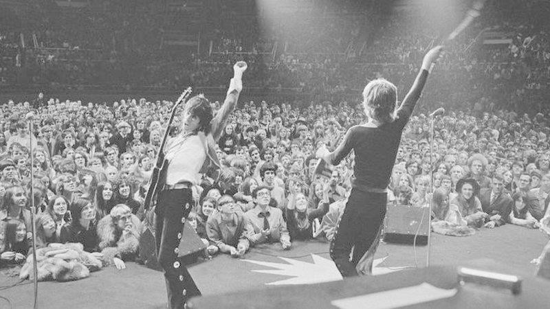 Enjoy Concerts In The Past With 25 Old-School Photos Of Bands On Stage