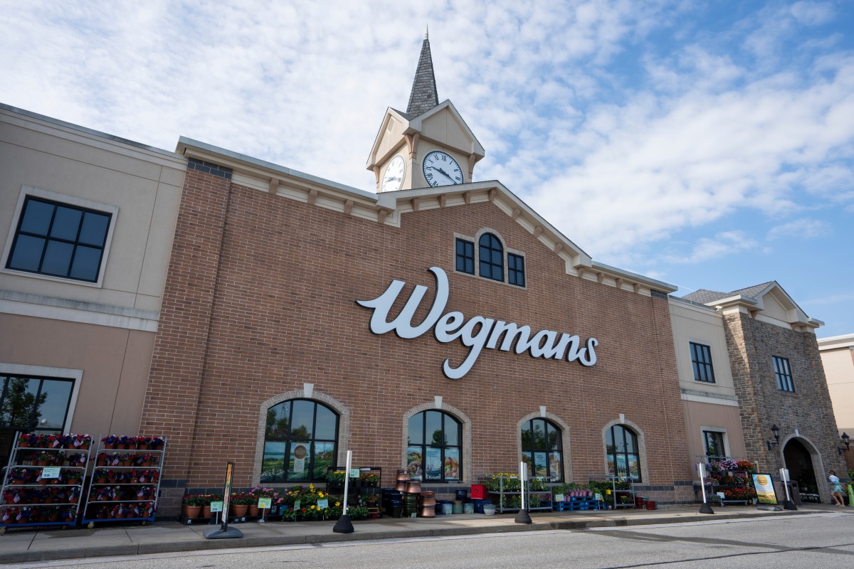 These are Wegmans 2026 New Year's Day and New Year's Eve hours