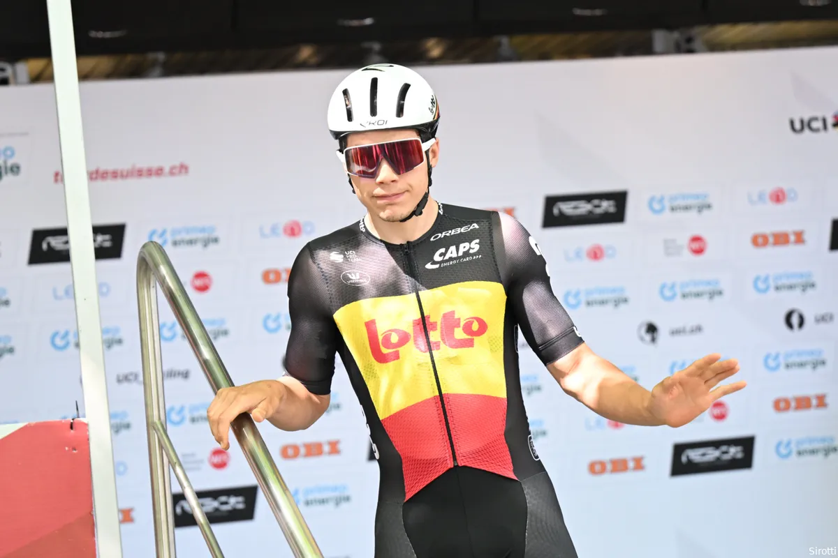 De Lie explains towards Tour the roles of 'three-headed Lotto snake ...