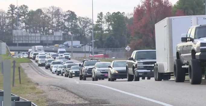 Drivers rush through Jackson as AAA warns of heavy holiday traffic