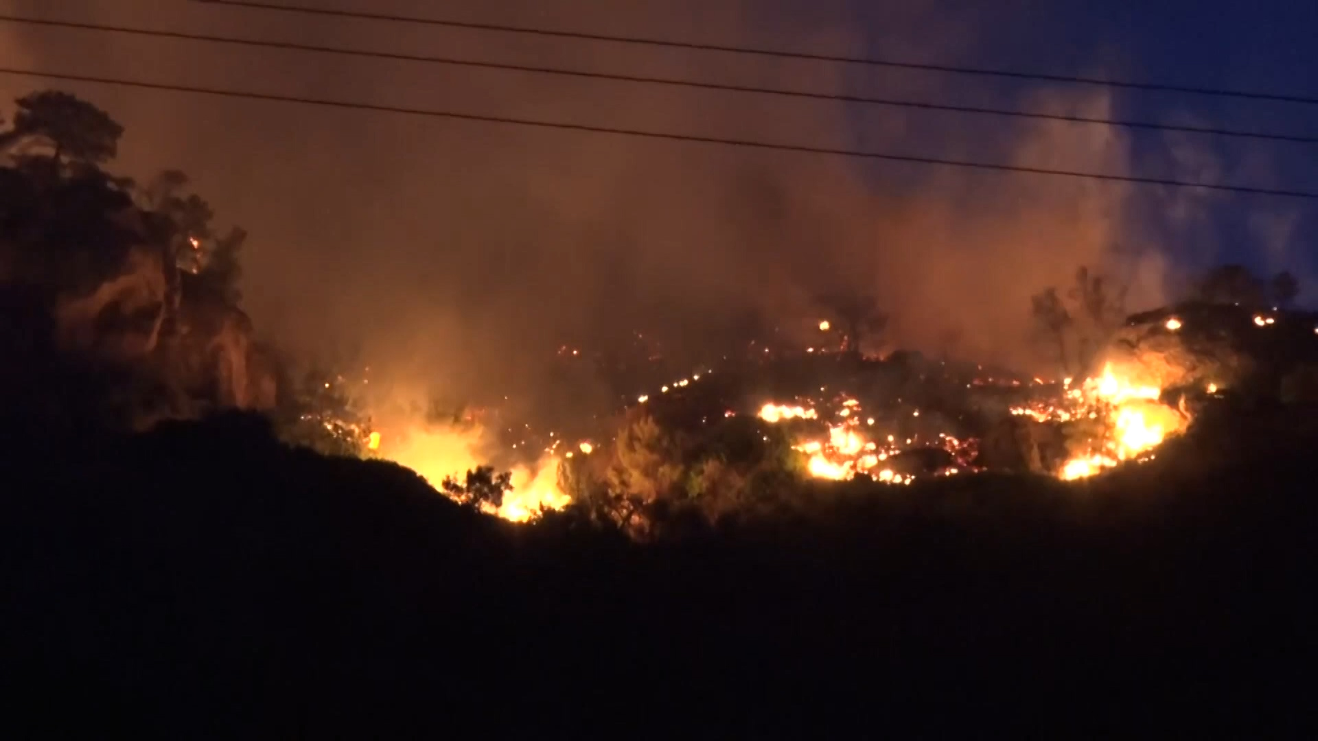 Evacuadas más de 5.000 personas debido a un incendio en la isla griega ...