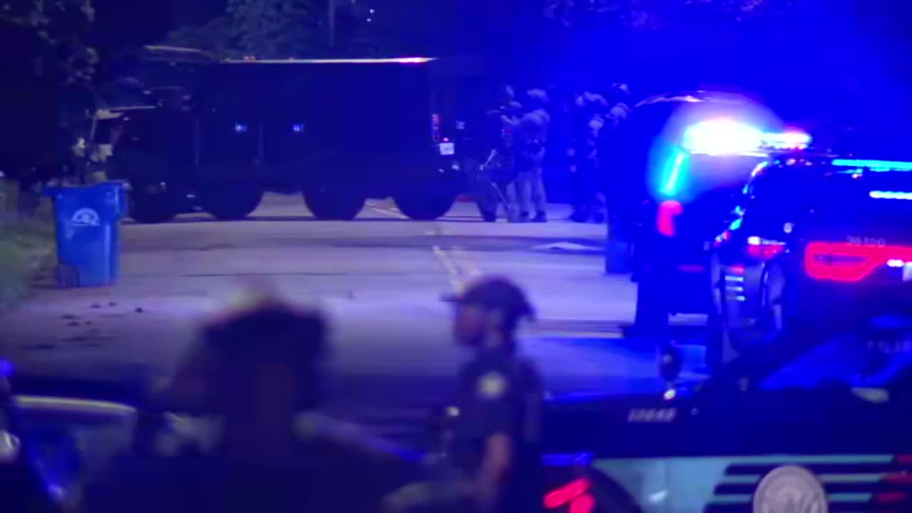 8-year-old rescued, gunman dead after SWAT situation at SW Atlanta home