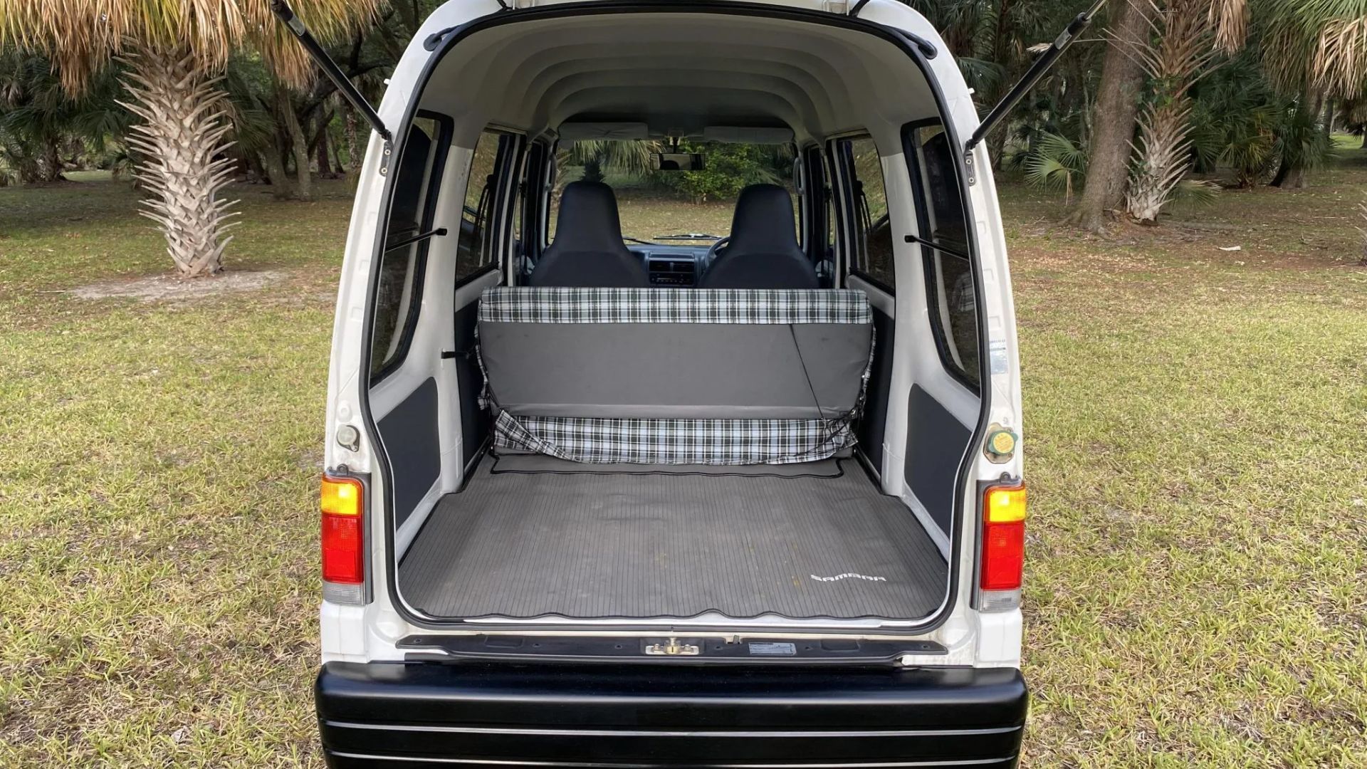 The Japanese Kei Minivan You Can Legally Drive in America