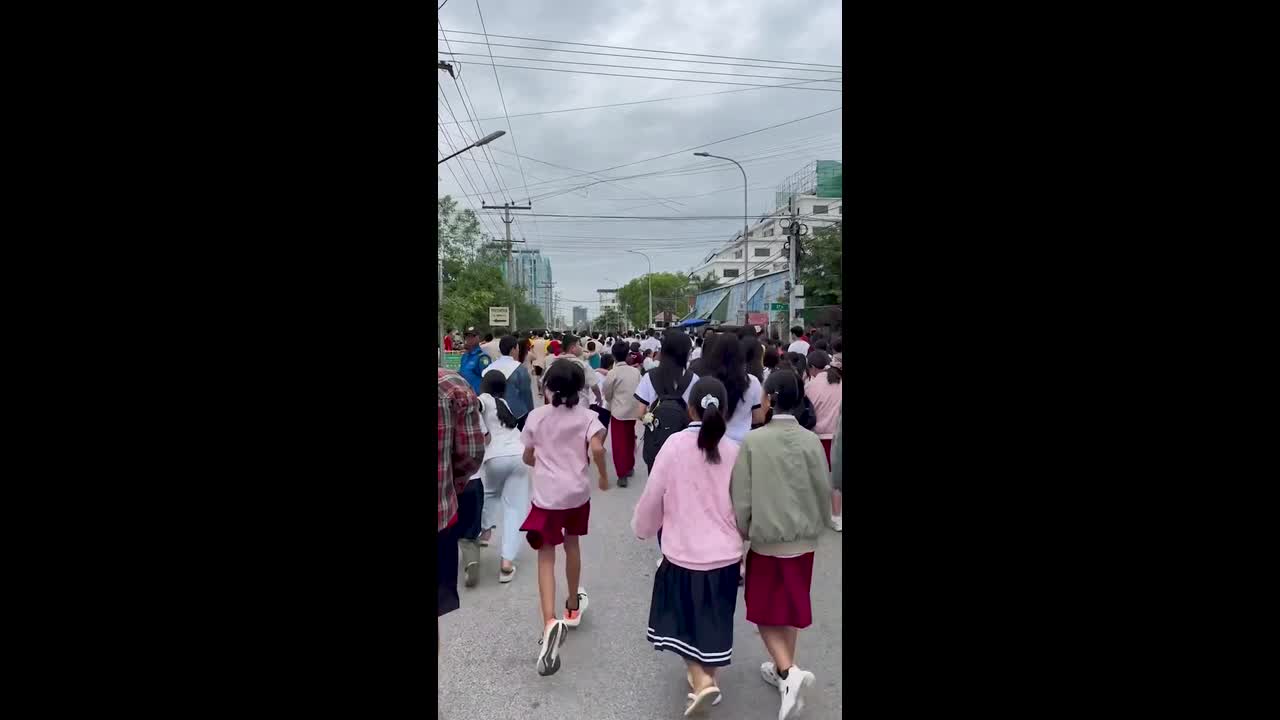 Panicked residents flee buildings as earthquake strikes Myanmar