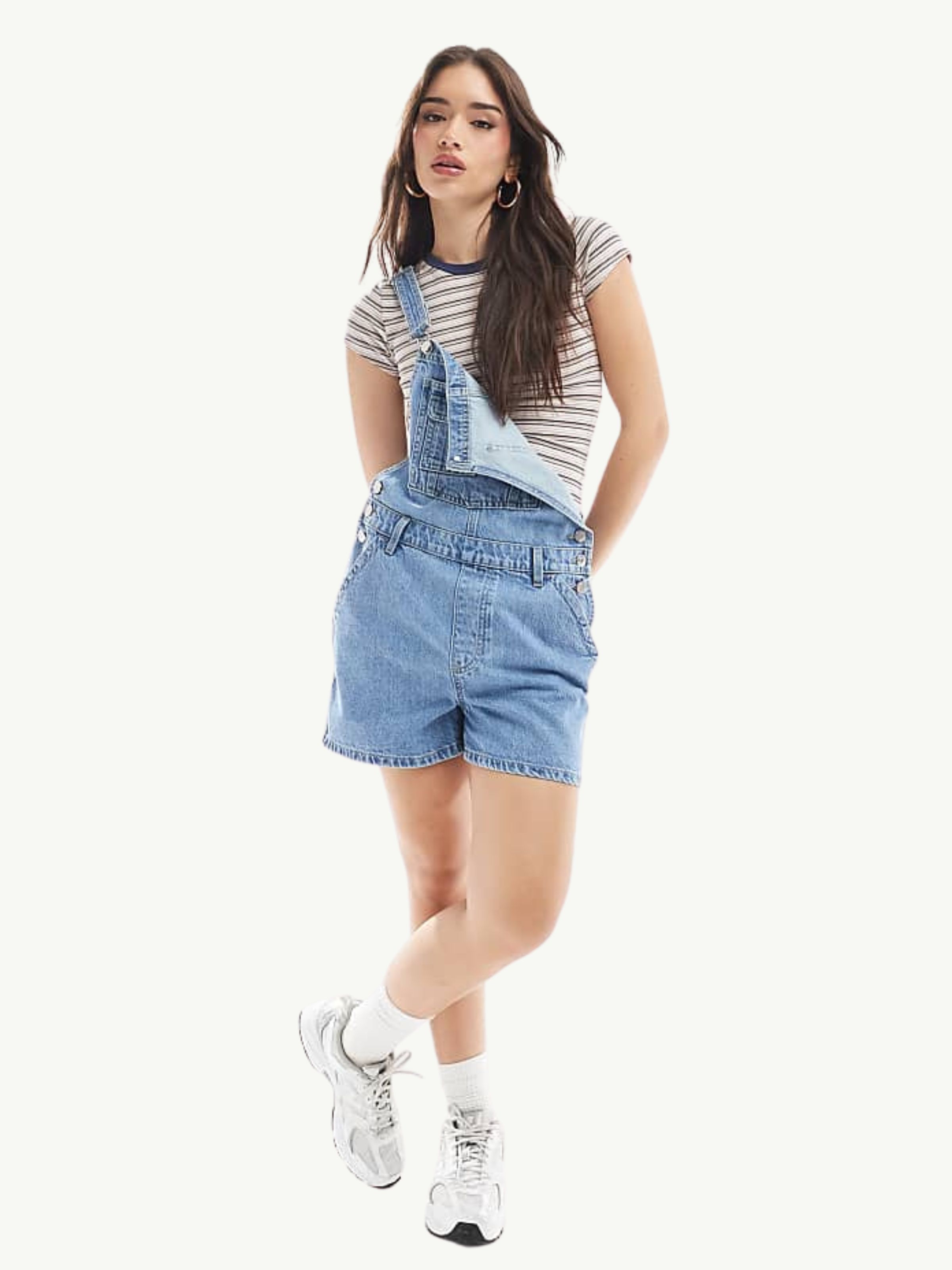 Malia Obama Shows Off Her Cool Girl Summer Style in Denim Overalls ...
