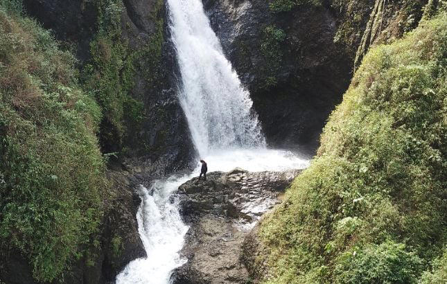 Bukan Curug Biasa! Ini 7 Air Terjun Tersembunyi di Jawa Barat yang ...