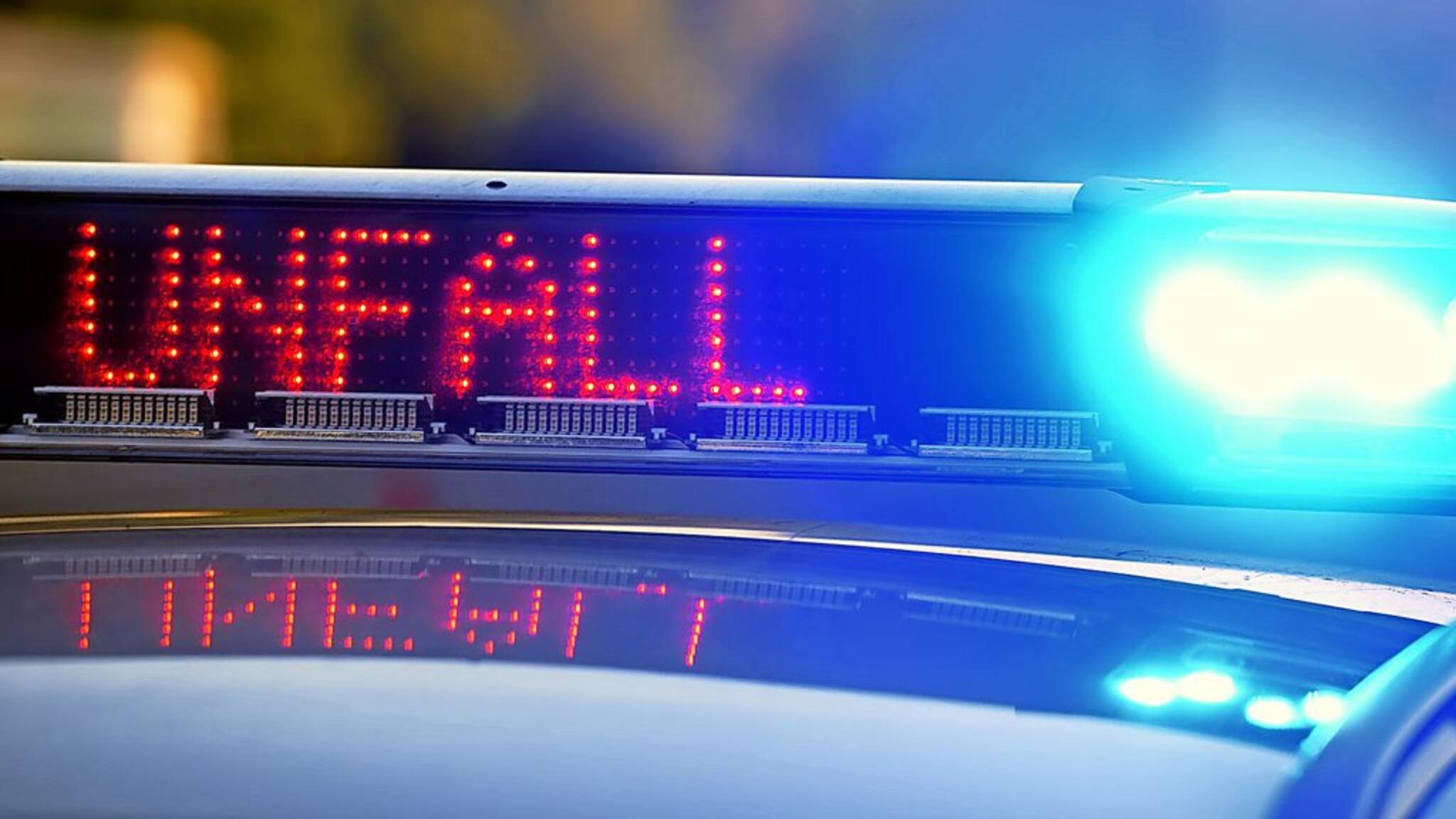 Hanau Transporter LKW Unfall B43a A3 Polizei Südosthessen Fahrerflucht