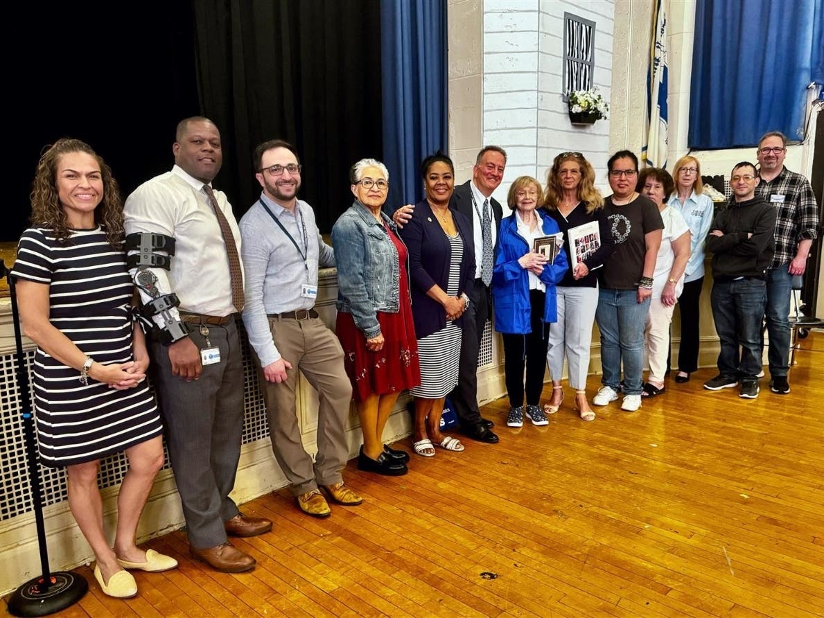 Holocaust Survivor Visits West Orange Middle School, Speaks With Students
