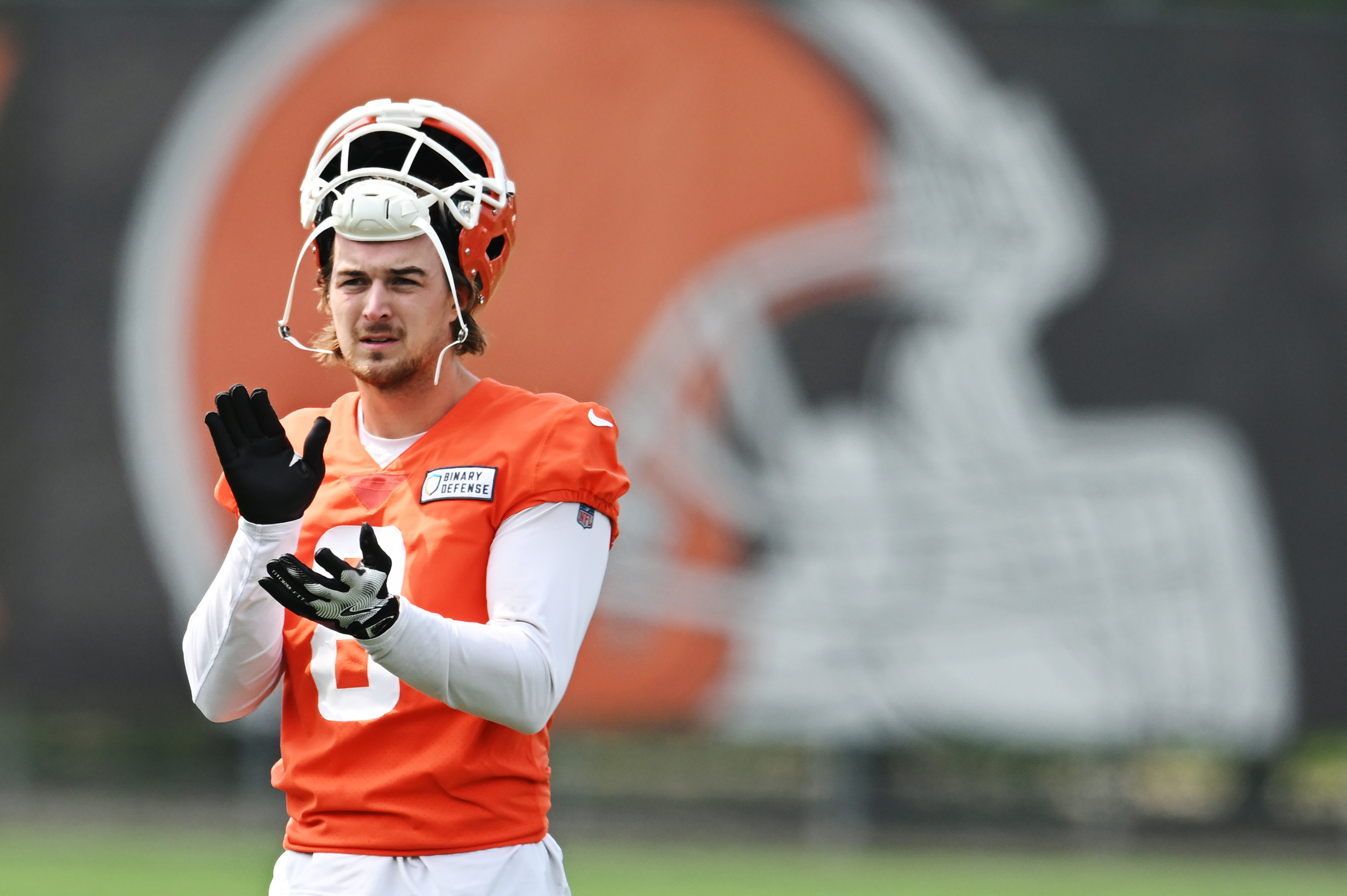 Insider says 'superpower' gives Kenny Pickett advantage in Browns' QB ...
