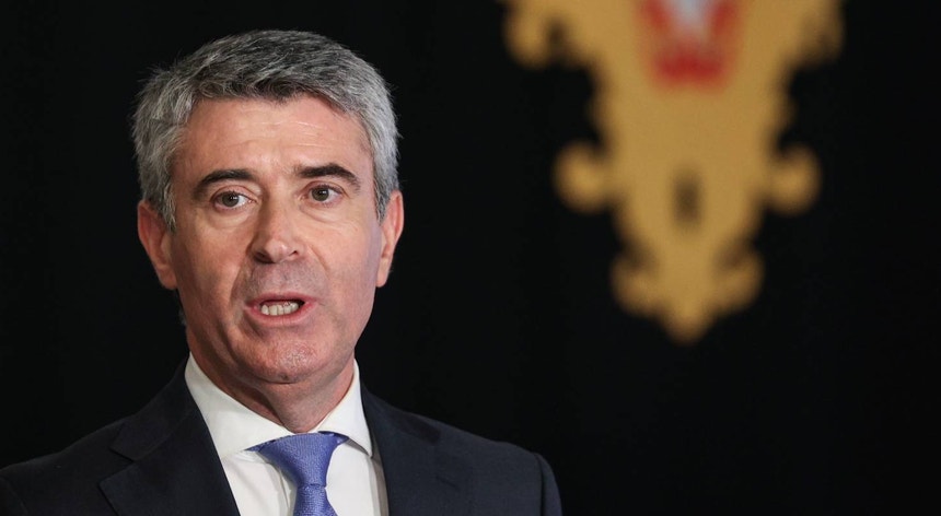 PS vai abster-se na proposta do Governo para redução do IRS