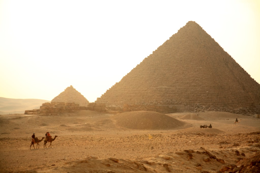 New finding may reveal who really built the Great Pyramid of Giza