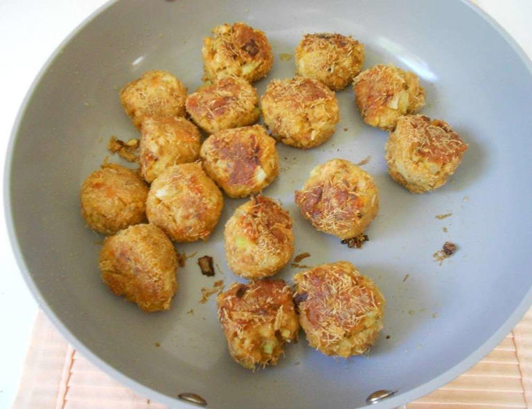 Healthy and Crispy Salmon Balls