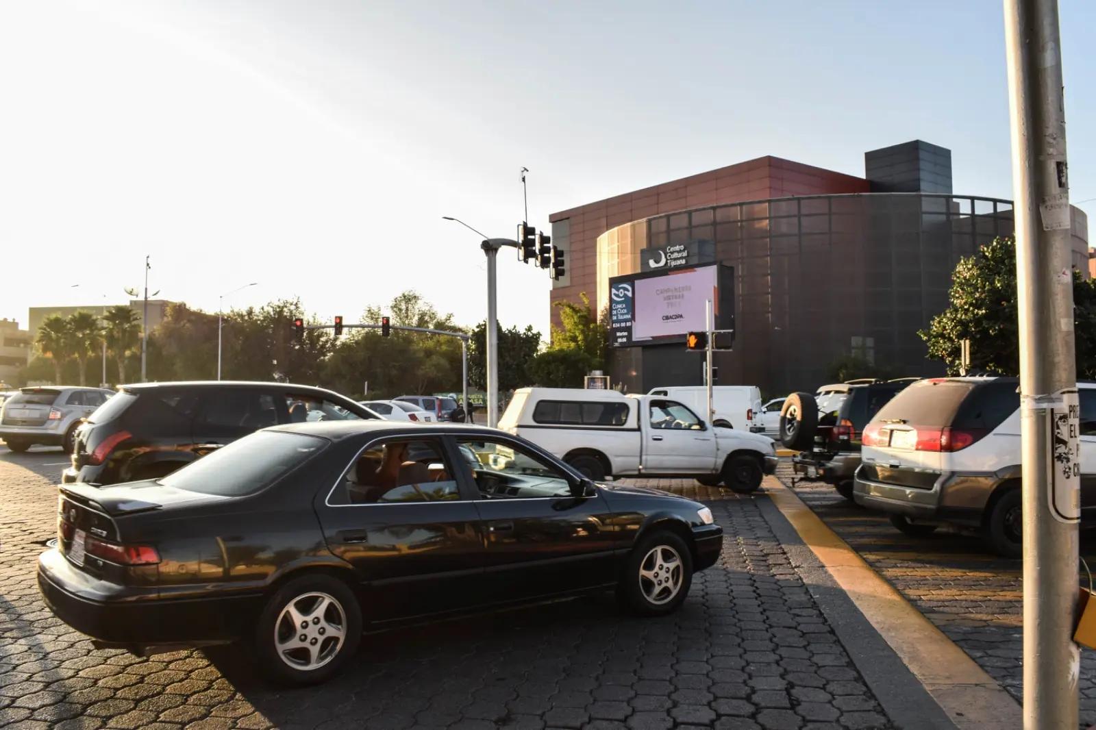 Higher Fines Approved for Drivers Who Block Intersections in Tijuana