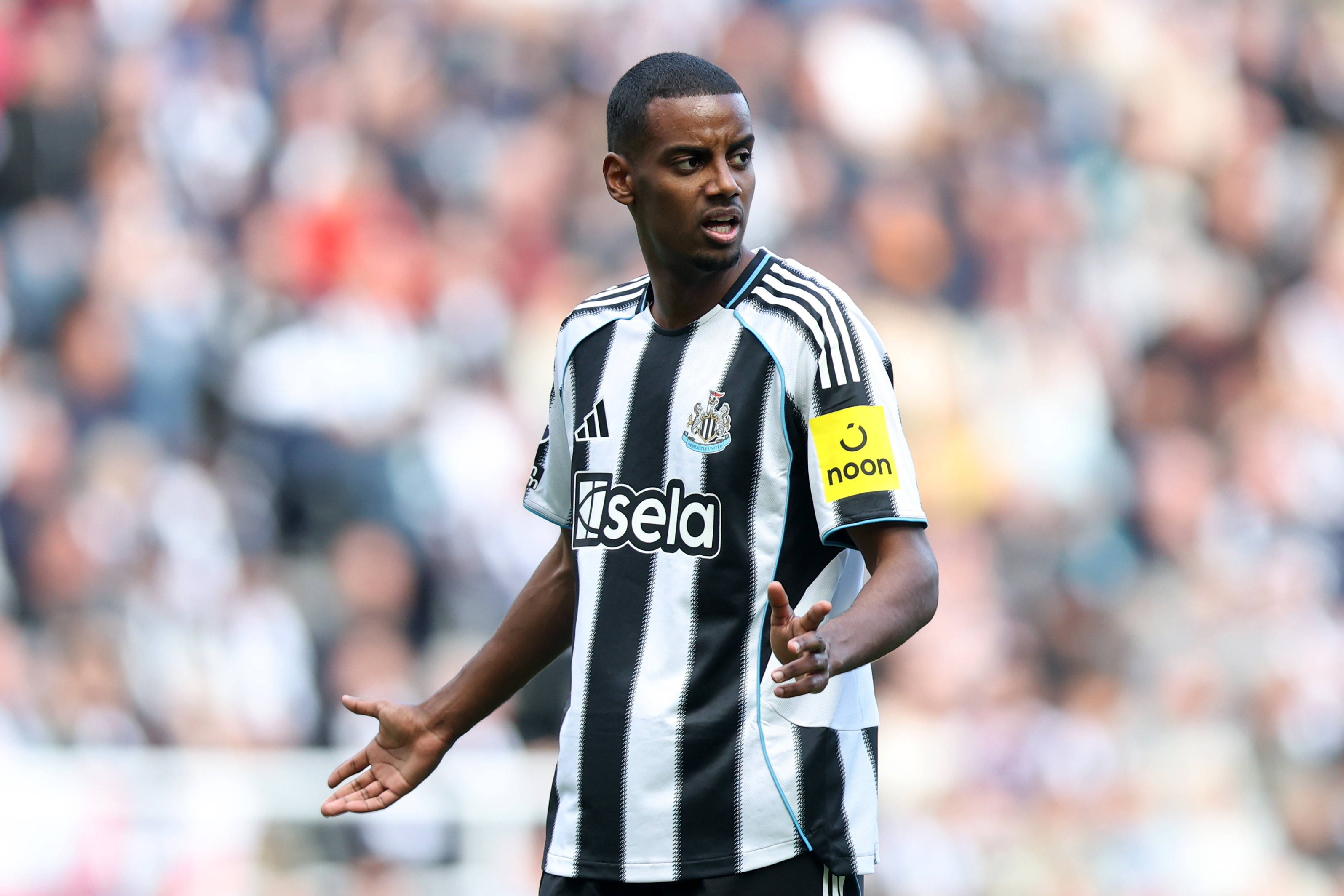 Alexander Isak bombshell as agent drops 35-word Newcastle United ...