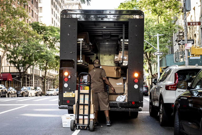 UPS Offers Buyouts to Drivers, a First in Its 117-Year History